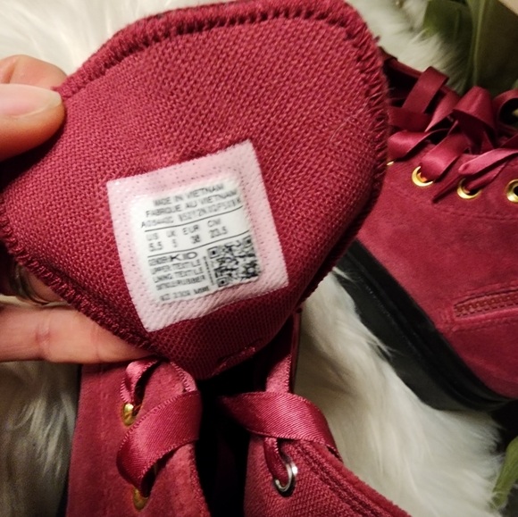 Converse | Shoes | Chuck Taylor All Star Lugged Lift Platform Velvet ...